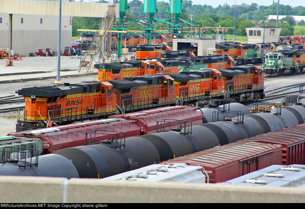 BNSF 7479 and others move around the yard!